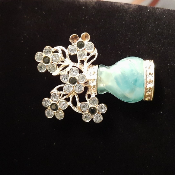 Avon | Jewelry | Vintage Avon Broach | Poshmark